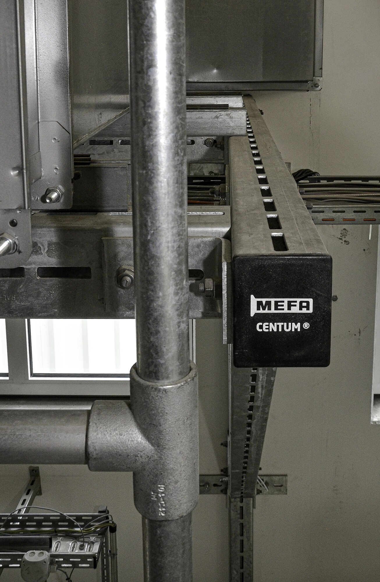 SHK-Journal: Schwerlast-Montage mit MEFA Centum: T-Lock Verschraubung ...