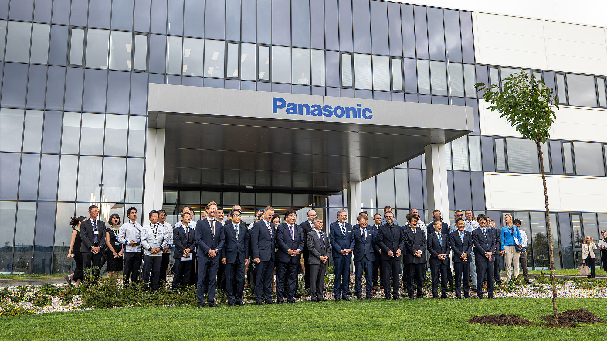 SHK-Journal: Panasonic investiert 320 Millionen Euro in die europäische ...